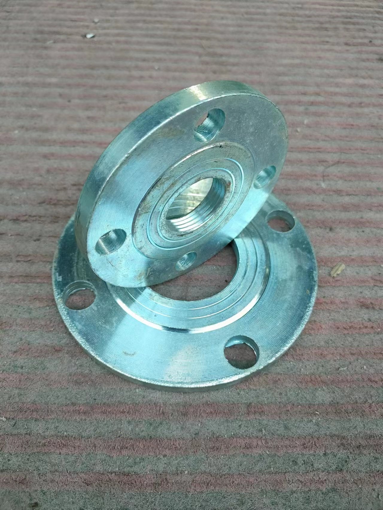 [USD 6.05] Screwed flange Wire splicing galvanized flange with threaded ...