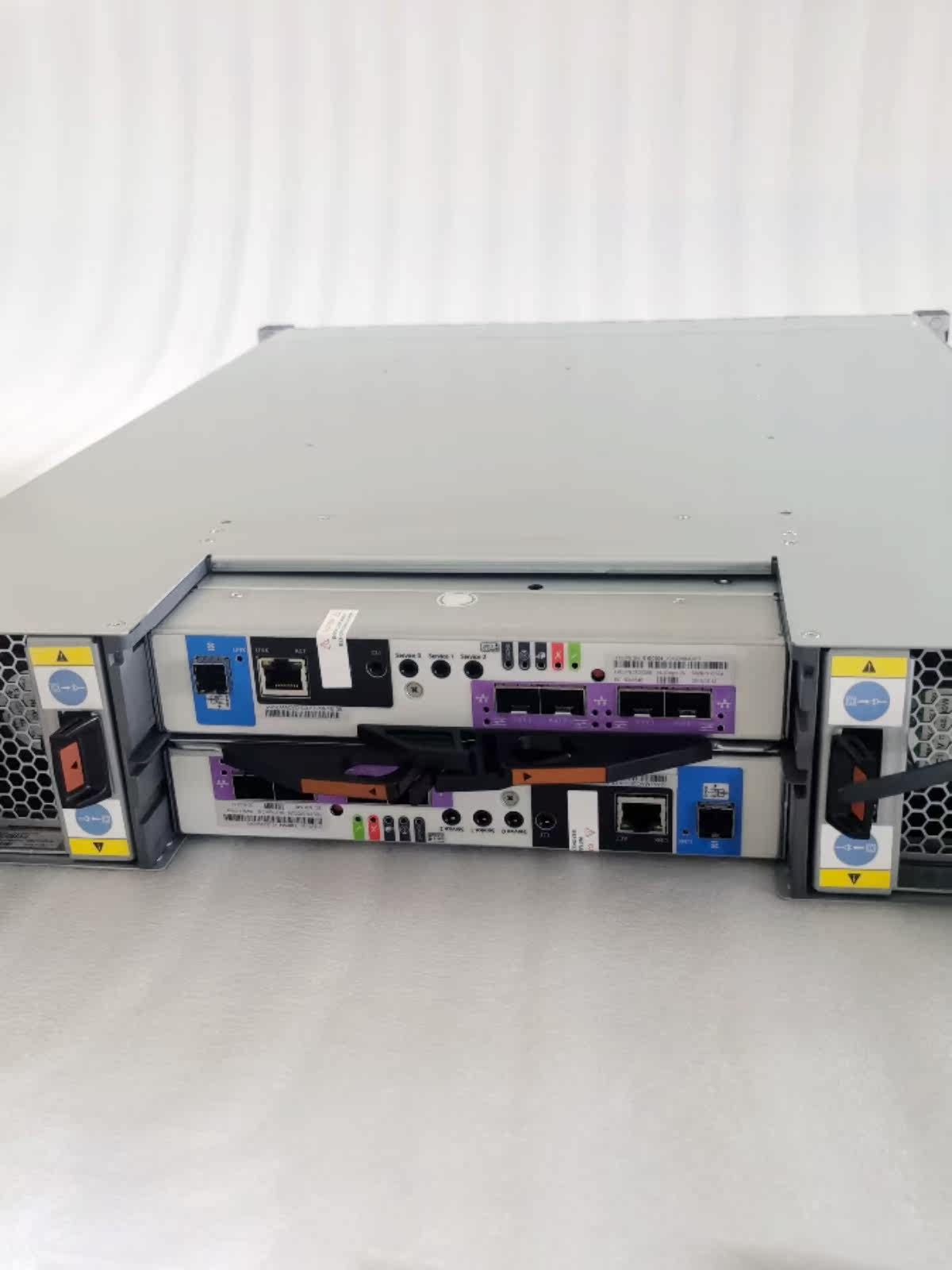 4617A11 Lenovo ThinkSystem DS4200 SFF Storage 4617-HC2 Dual Control ...