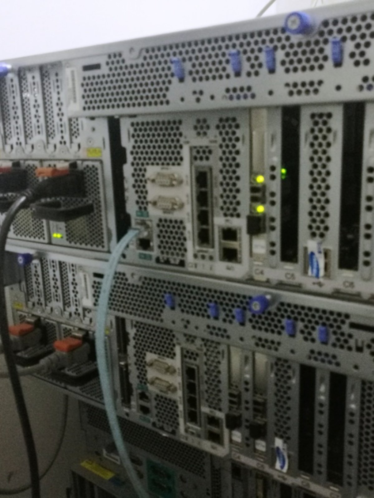 IBM P740 8205-E6B 8C 3.55 no memory, no disk dual power - kkomputertech