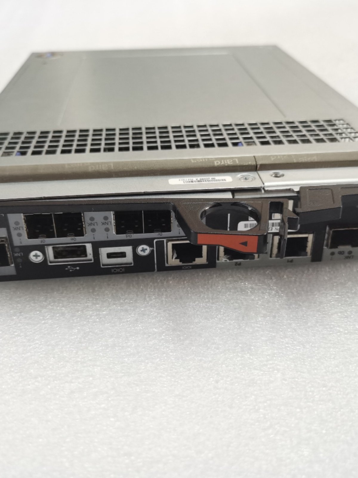 111-03736 NETAPP E2800 Controller E2800A-8GB-IC - kkomputertech