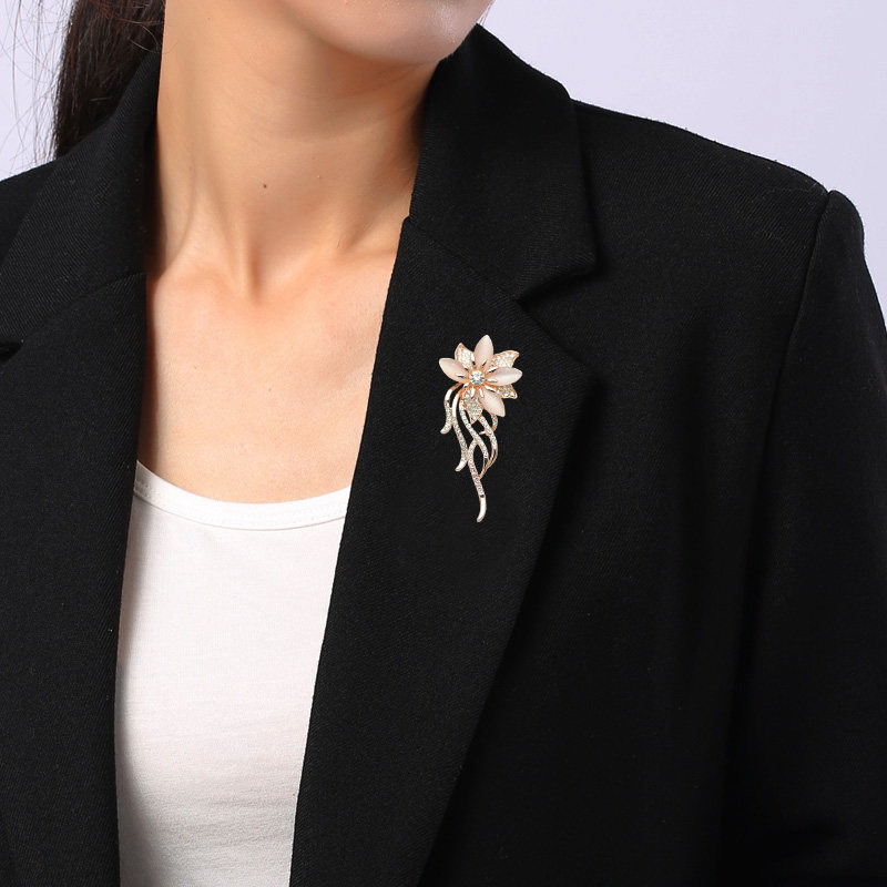 2021 temperament coat suit corsage luxury high-grade suit coat brooch ...