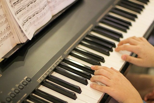 Qué es un teclado musical: Guía completa 2026