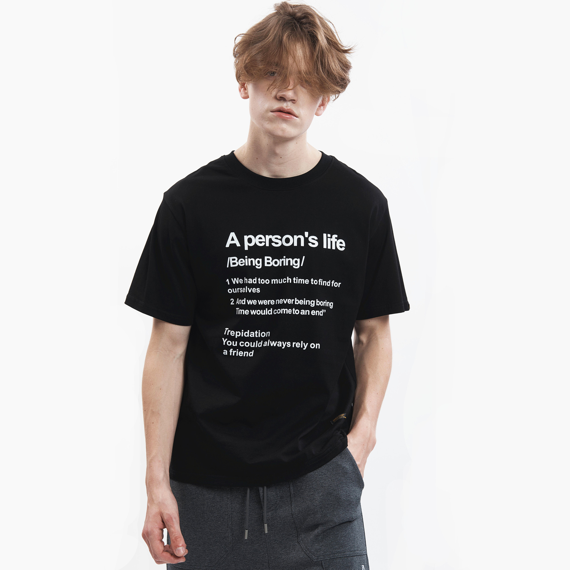 t恤的风格有哪些,t恤风格分类,大t恤叫什么风格_大山谷图库